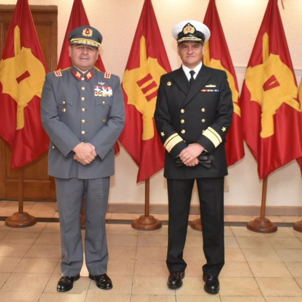 Comandante en jefe de la Segunda Zona Naval presentó saludos protocolares al Comandante de ...