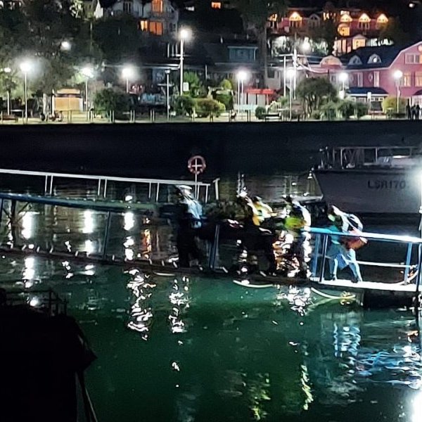 Armada apoyó evacuación médica de urgencias desde isla Chulín a Castro ...