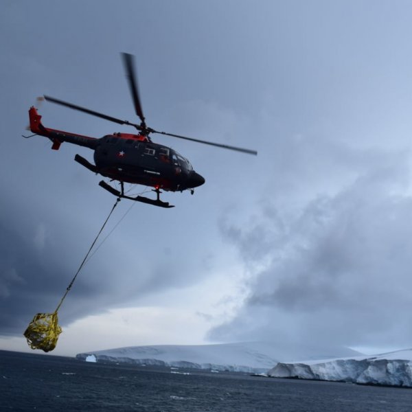 Con condiciones meteorológicas adversas OPV “Marinero Fuentealba ...
