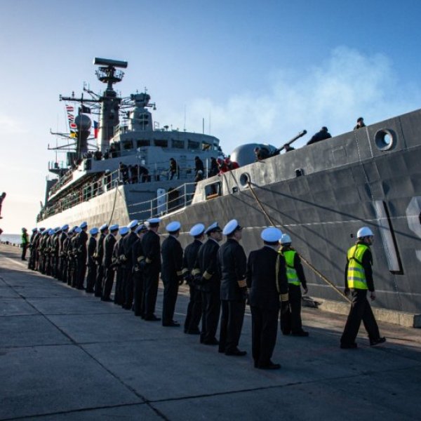 Fragata “Almirante Williams” continúa su viaje hacia Brasil - Armada de ...