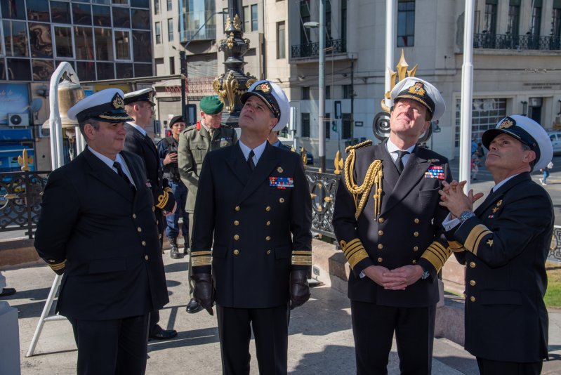 First Sea Lord de la Real Armada del Reino Unido visita nuestro país ...