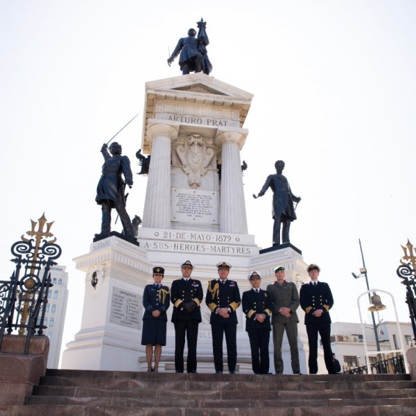 First Sea Lord de la Real Armada del Reino Unido visita nuestro país ...
