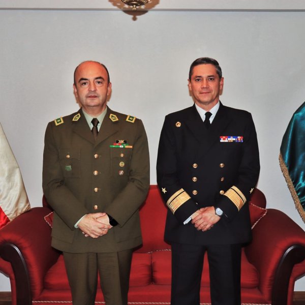 Comandante en Jefe de la Segunda Zona Naval presentó saludos ...