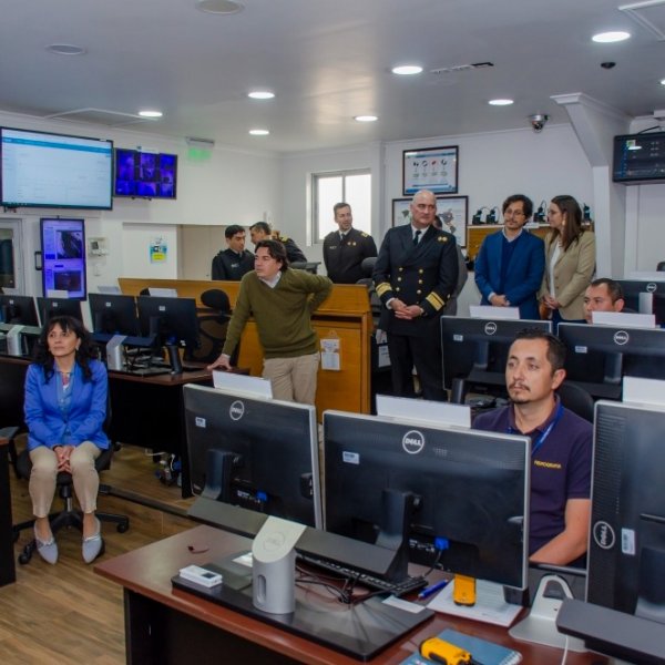Directora de la ANID se interioriza sobre el SHOA y la actividad ...