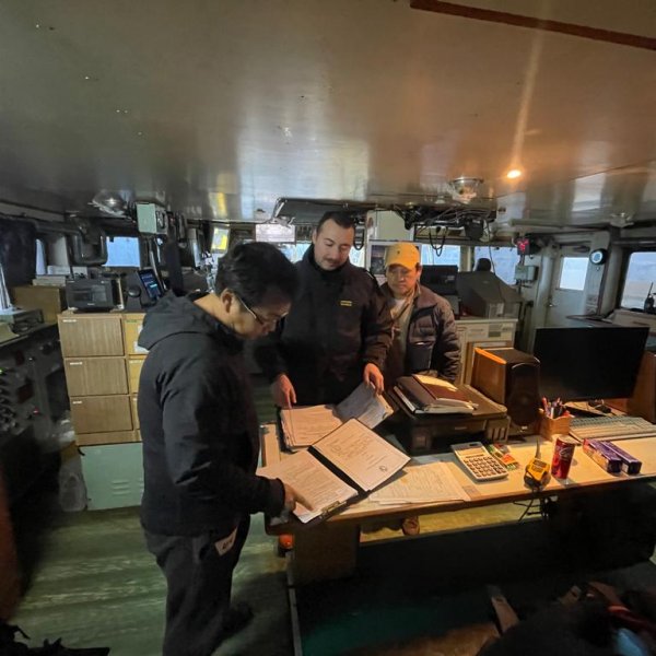 OPV “Marinero Fuentealba” realizó operativo de fiscalización en ...