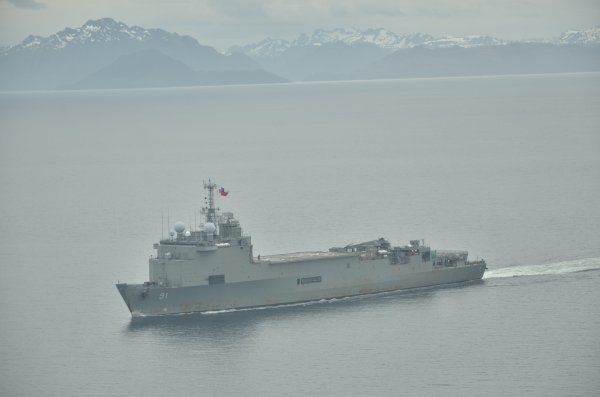 Buque 'Sargento Aldea' inicia una nueva Comisión Antártica - Armada de ...