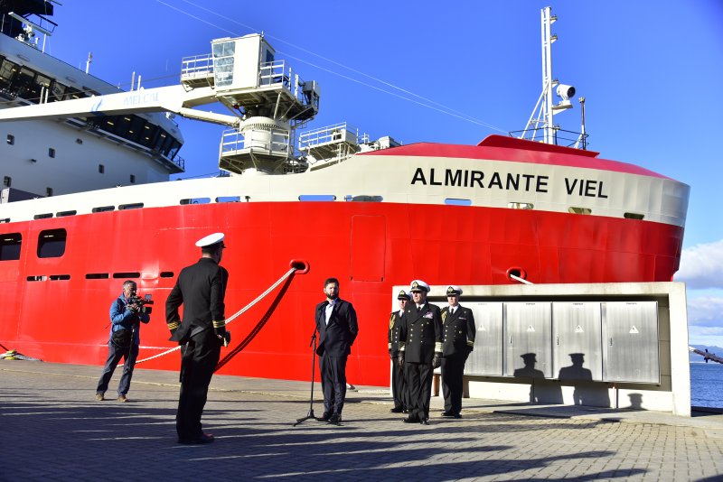 BASE NAVAL - Rompehielos Almirante Viel AGB-46 - Flotilla Auxiliar