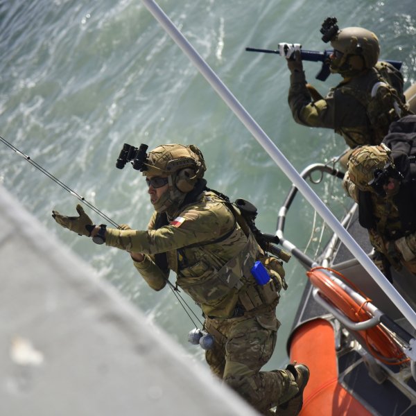 Armada de Chile protagoniza ejercicio de interdicción marítima en el ...