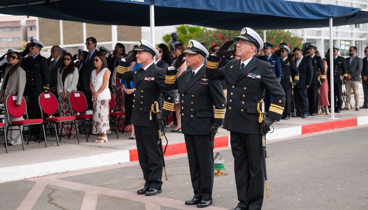 Cambio de mando Comandancia en Jefe de la Cuarta Zona Naval | Armada de ...